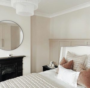 13 Colourful Bedroom shelf panelling ideas - Style Your Sanctuary